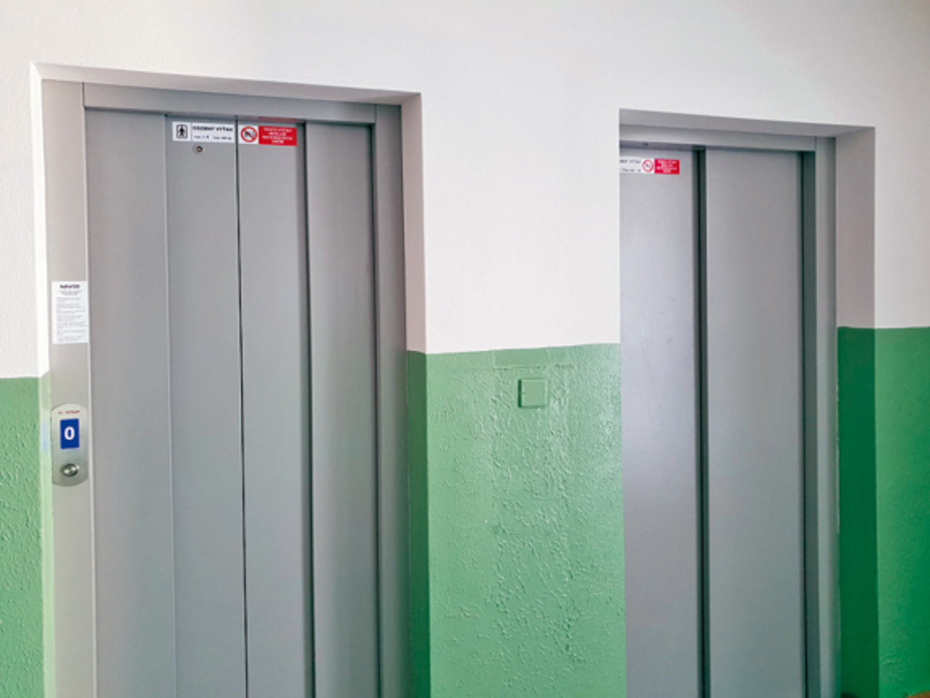 Russian and Polish Lifts ShowCase ROBLOX için - Oyun İndir